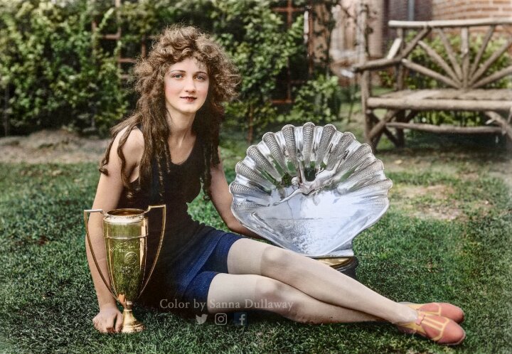 18 year old Ruth Malcolmson crowned Miss America in 1924 colorized The ...
