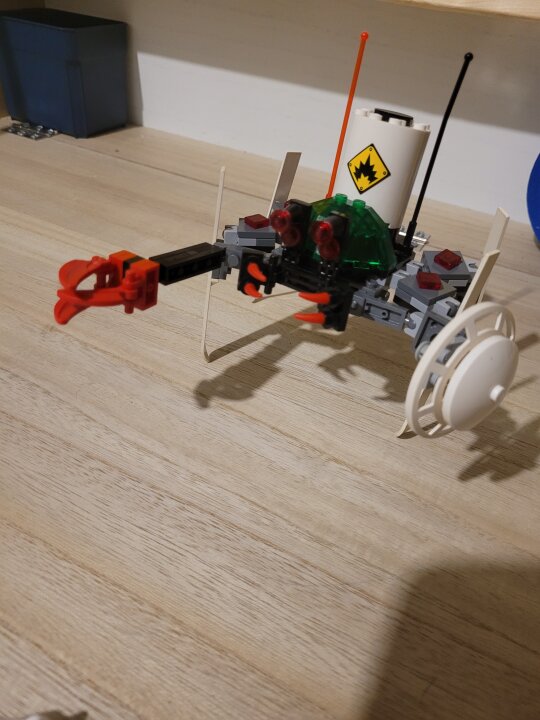 Who likes creative hobbies? Me, i like legos. I revamped this old hobby ...