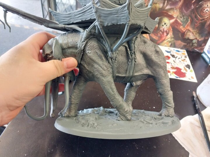 I started painting a Mumak for Middle Earth SBG | Hobbies