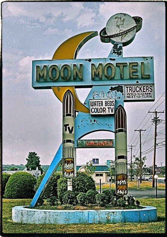 Motel Signs of the 1950's-60's Moon Motel, Howell NJ Orbit Inn Motel ...