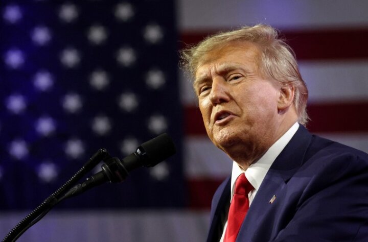 Dude why does Trump have so much bronzer on? Seriously .... Who does ...