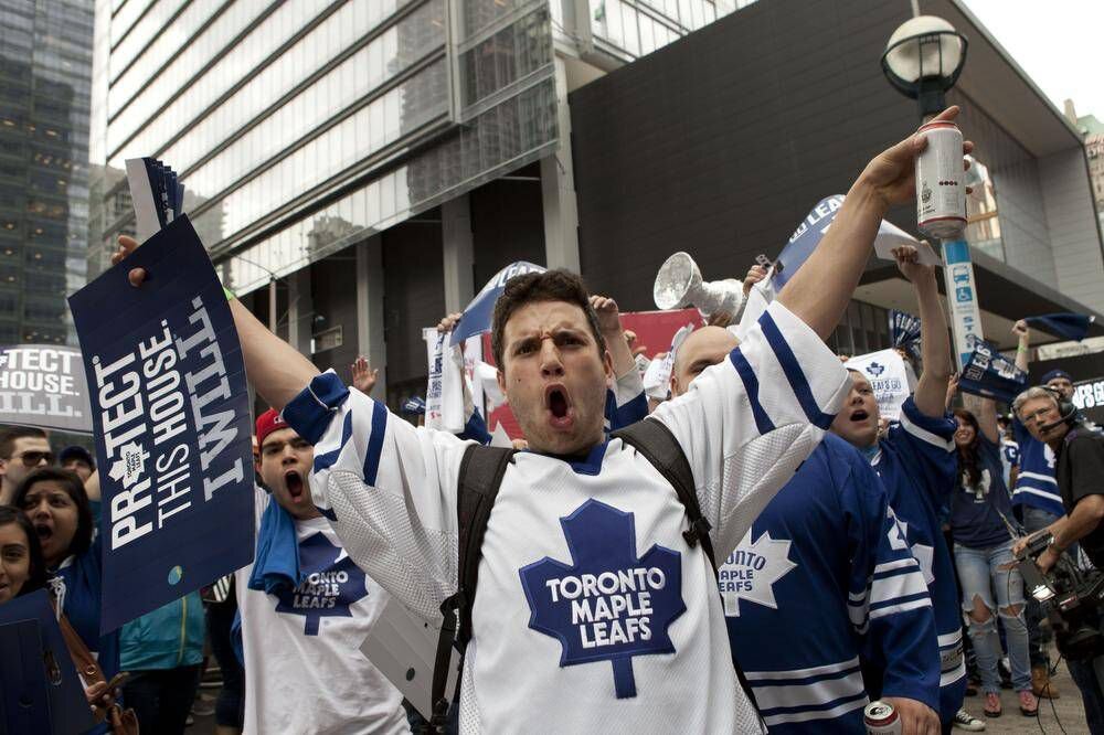 Leafs advance to second round Yeah baby !! 🥳 🤩 🥰 😘 🥂 | Sports & Activities