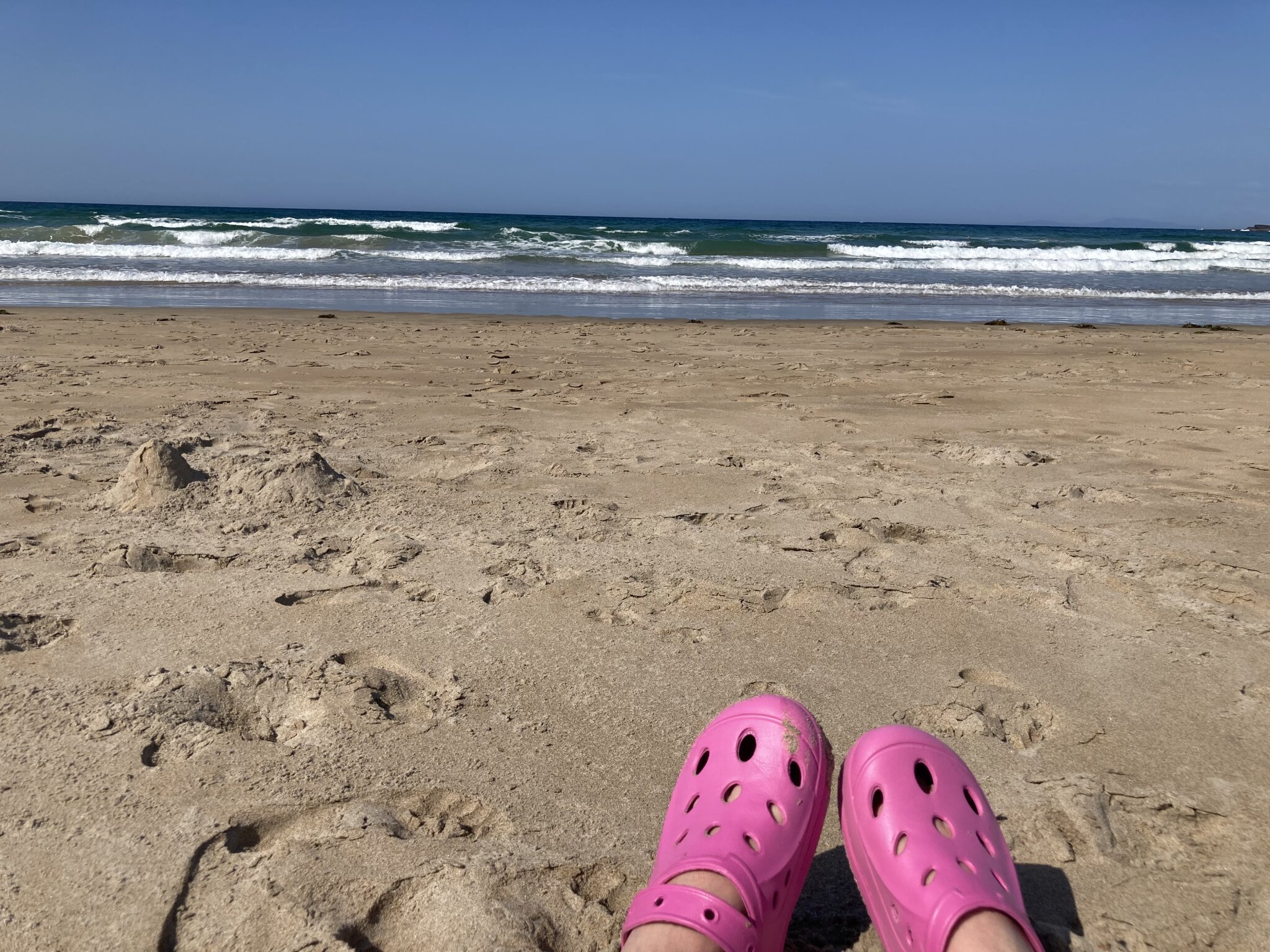 Chillaxing at the beach With my pink shoes👀 | Ireland