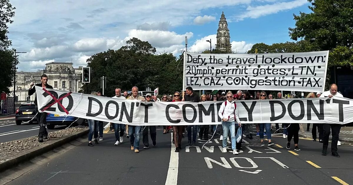 Hundreds gather as 20mph speed limit protest held in Cardiff Protesters ...