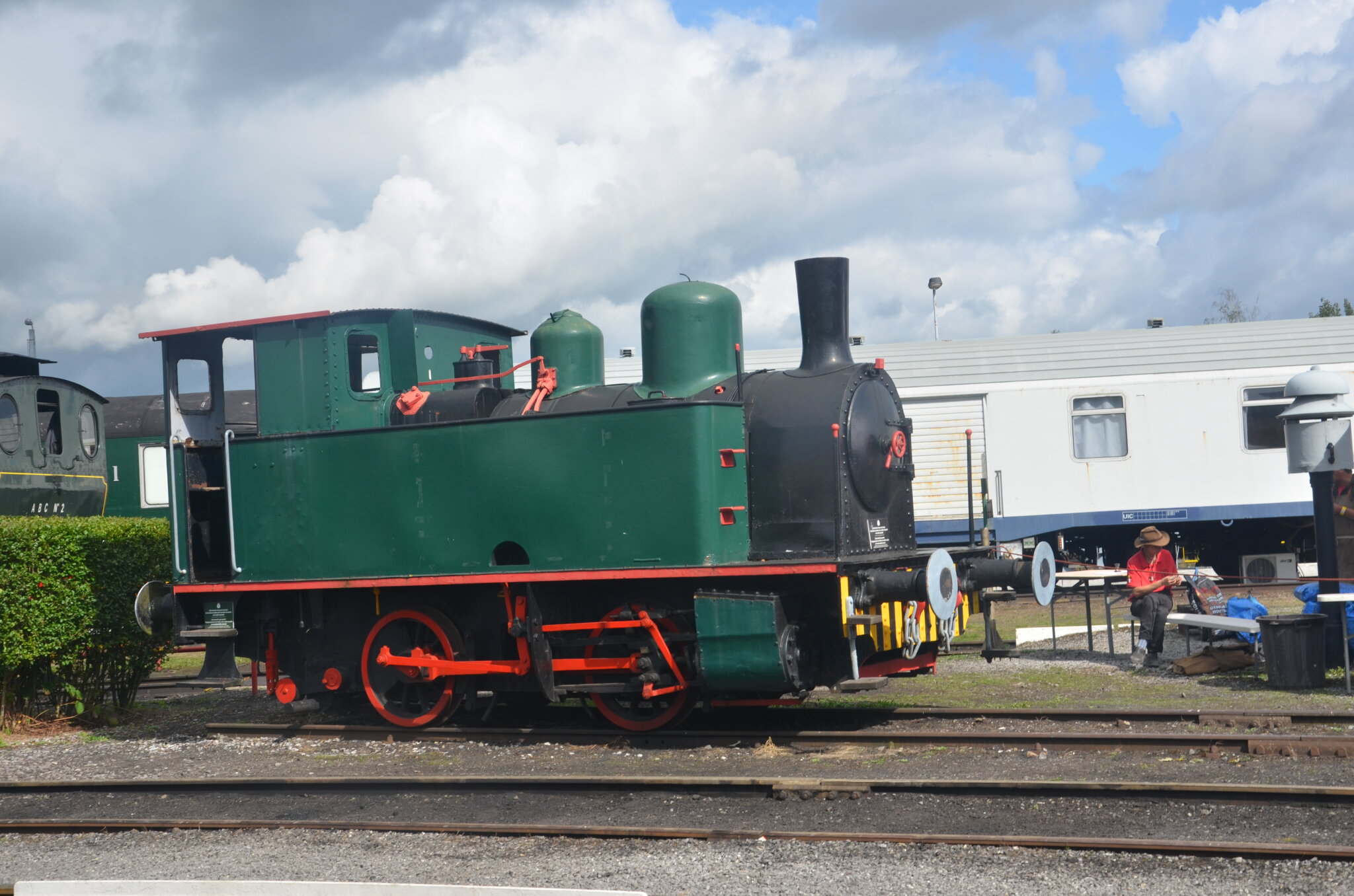 I love steam trein I like made pictures of steam trein and old tramway ...