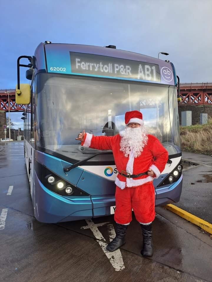 Love the driver of the Park & Ride bus!!! 👏👏👏🤗🤣😂 | Funny