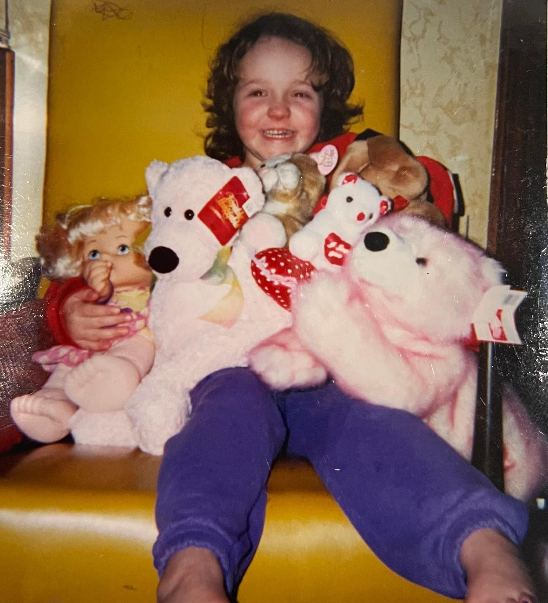 Awe look at me as a small child I was so cute 😭 | Self
