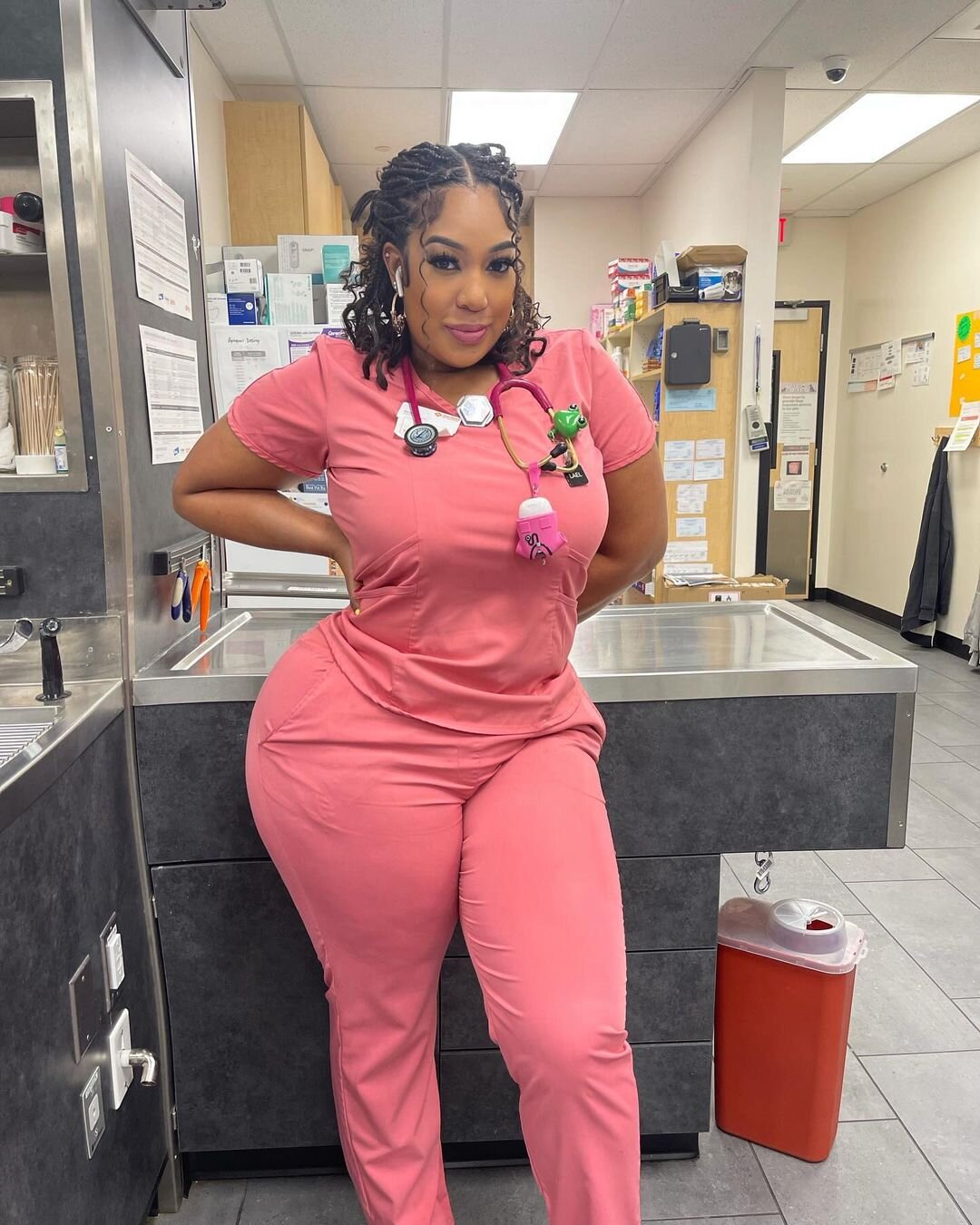 just a random picture of a pretty lady | Relationships