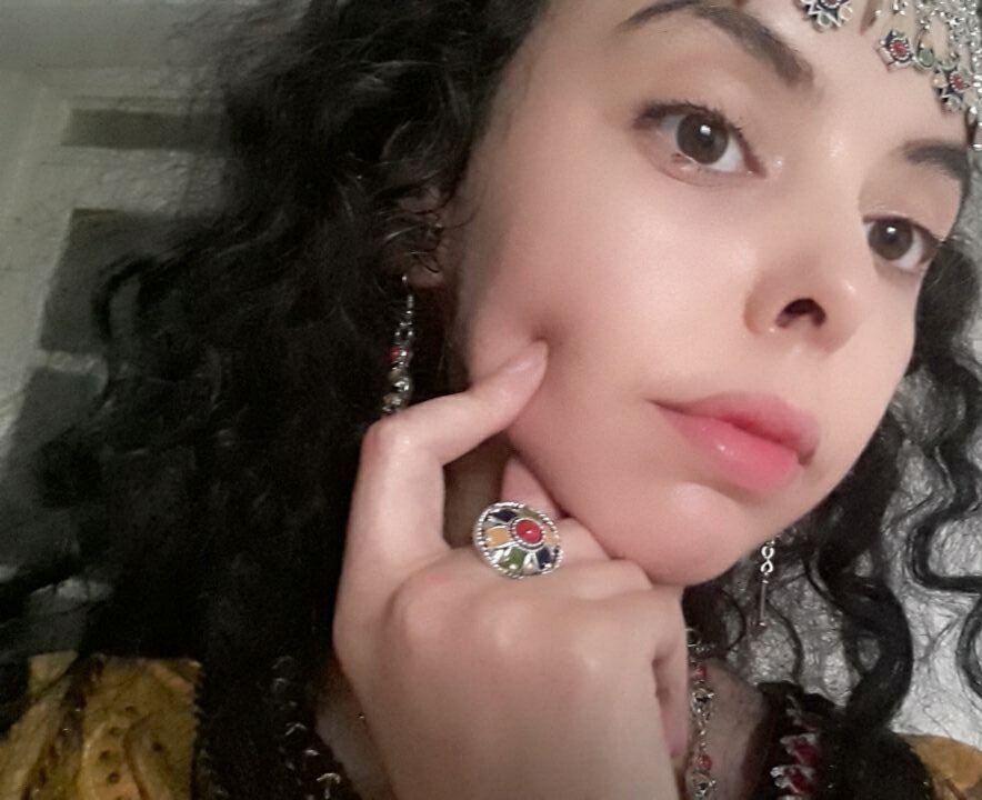 Hello, dear CIA agent regularly refreshing my profile🤍 Just keeping you ...