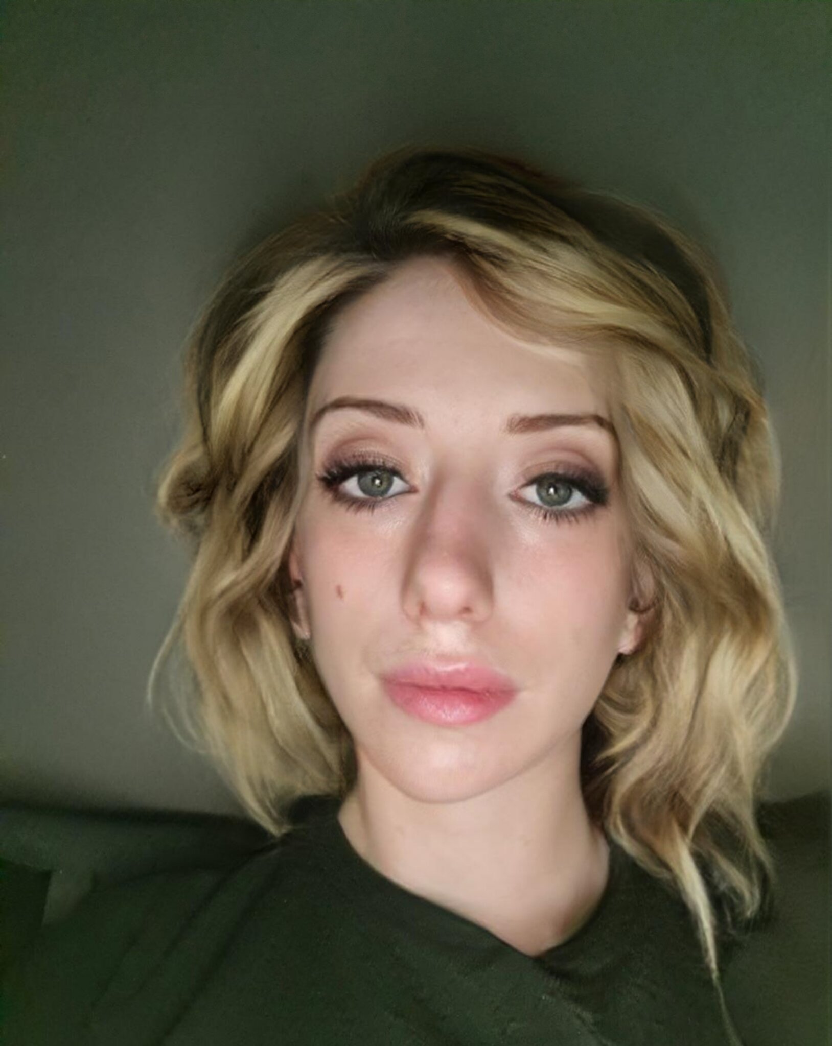 New pfp tell me how pretty i am 😘 | Random Selfies