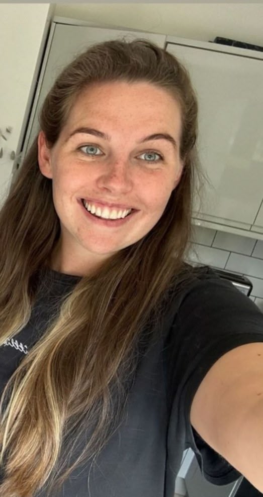 Selfie Without Makeup Still don't know how to look at the camera when taking a selfie. 🙃🙃🙃 ...