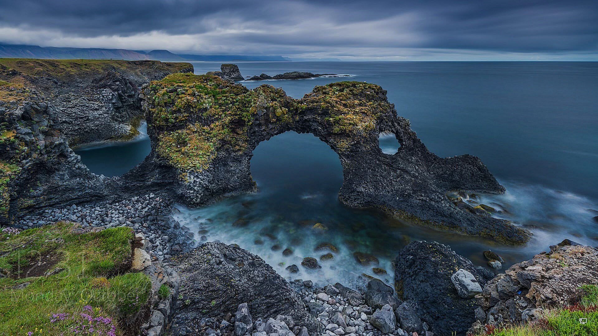 Gatklettur (Hellnar Arch), Iceland | Places & Scenery