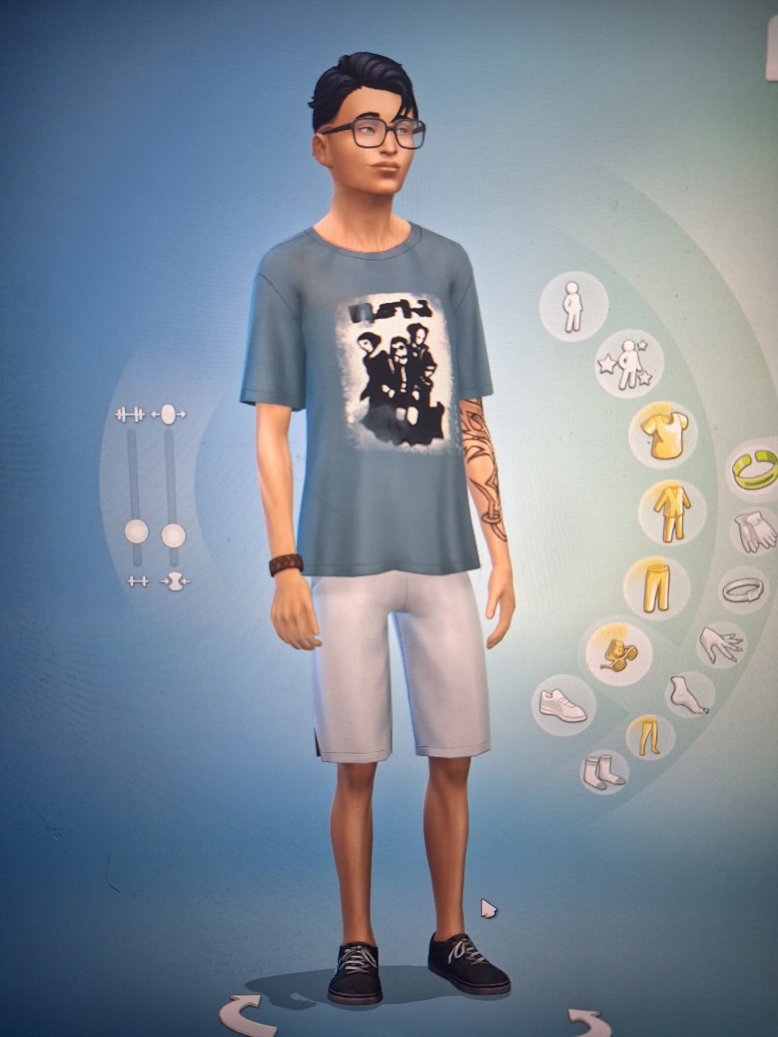 i made a male sim they wouldn't be so boring to play if they had more ...