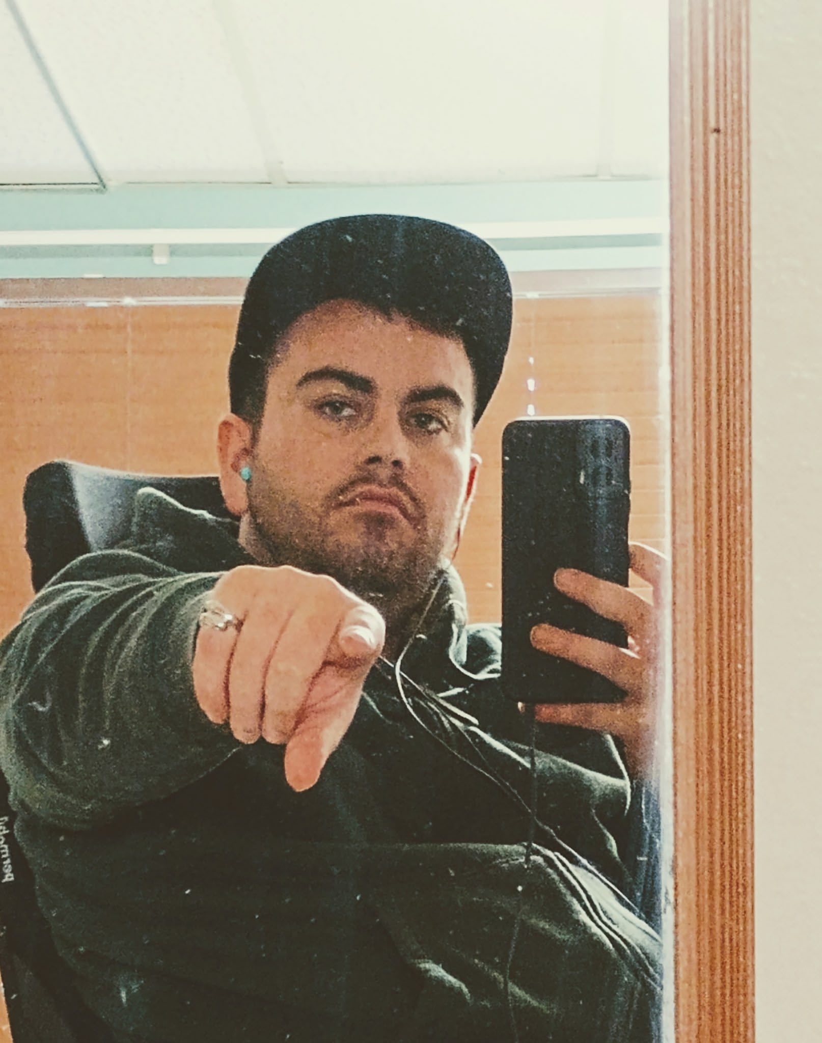 Finally a pic I took actually look like me Gee Im using this on a ...