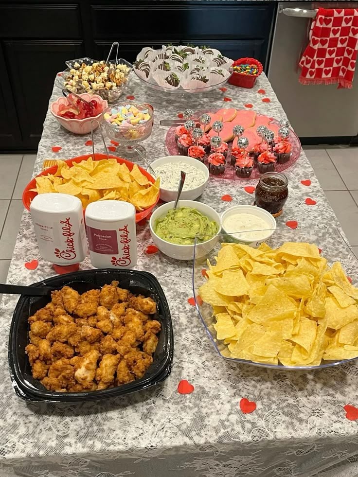 who want some food to snack on 😃 dig in :D | Food & Drink